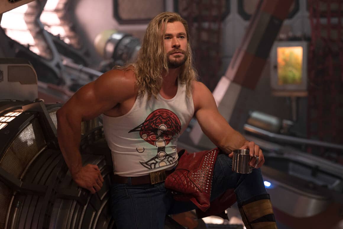 Chris Hemsworth Often 'Got Sick' of Playing Thor • AWSMONE