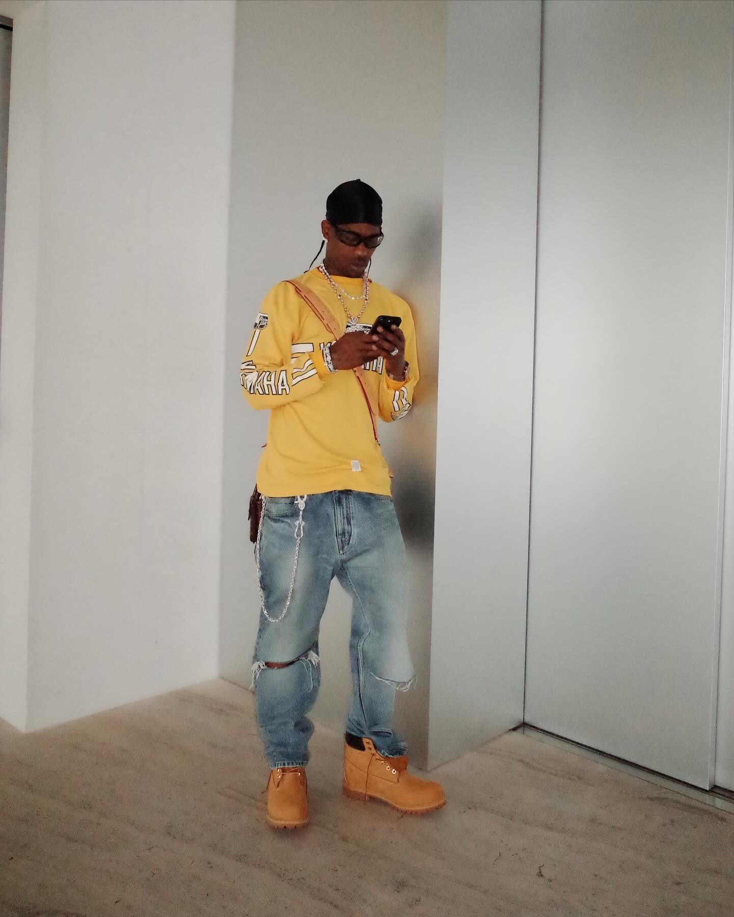 Travis Scott Height: How Tall Is the Rap Star • AWSMONE